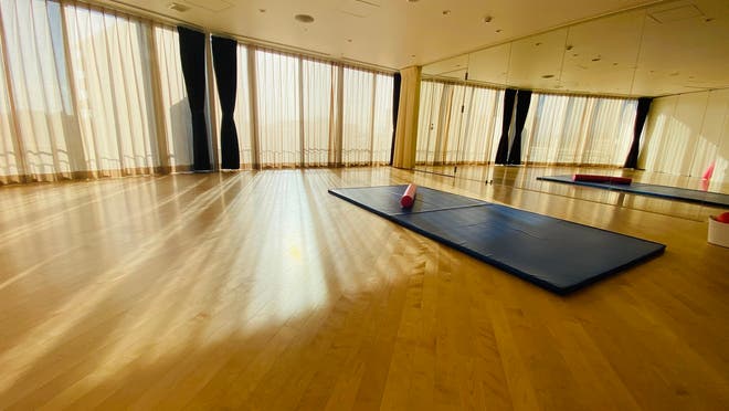 【北長瀬駅近く!無線・有線LAN完備。無料駐車場有‼】レンタルスタジオ(ハーフ)♪ヨガやダンスのレッスン等の利用に最適!の写真1