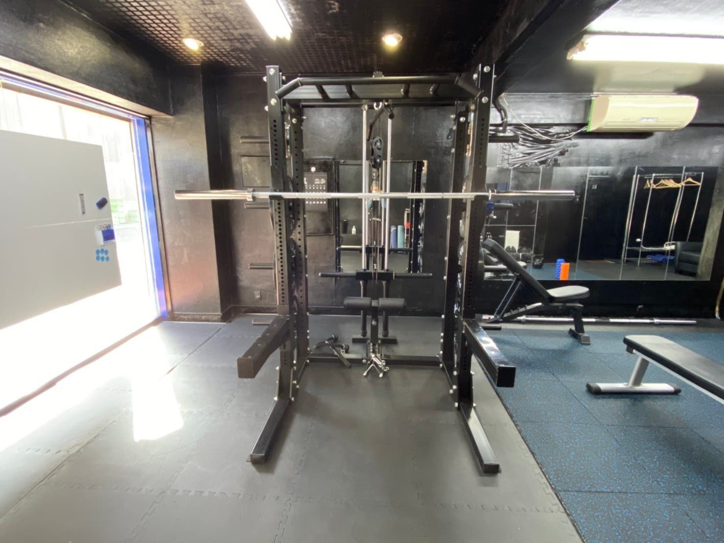 ハーフラック、プラットフォームありの本格プライベートジムの写真5