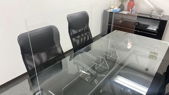 アクリルバーテーション設置、wifi無料、高級感あり!商談、契約、面接、会議に最適!の写真1