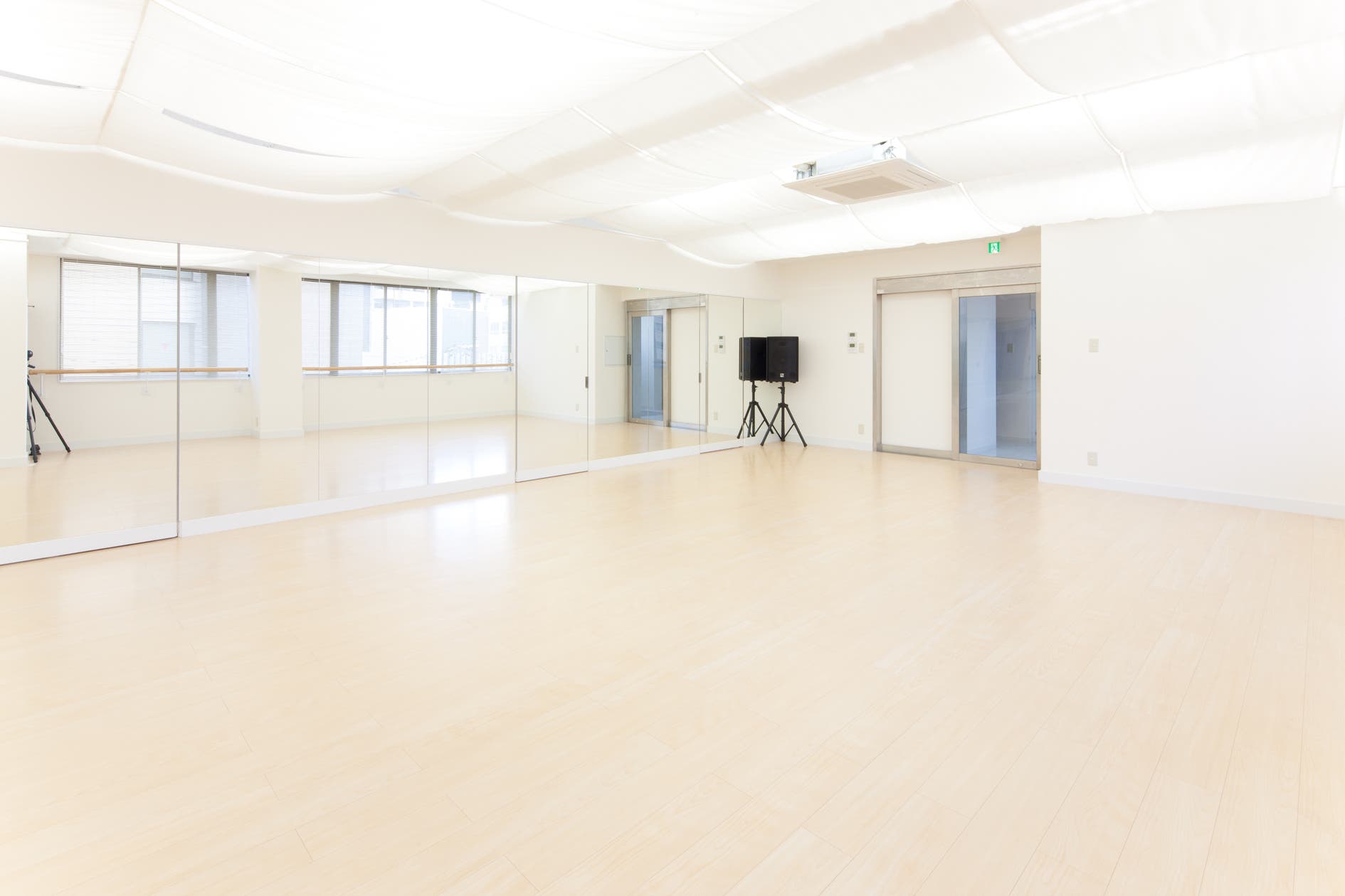 【5Ｆ会議室】難波駅すぐの最高立地！　会議・試験会場・セミナー・ダンス・撮影会・オーディションなど様々なご利用に！の写真5