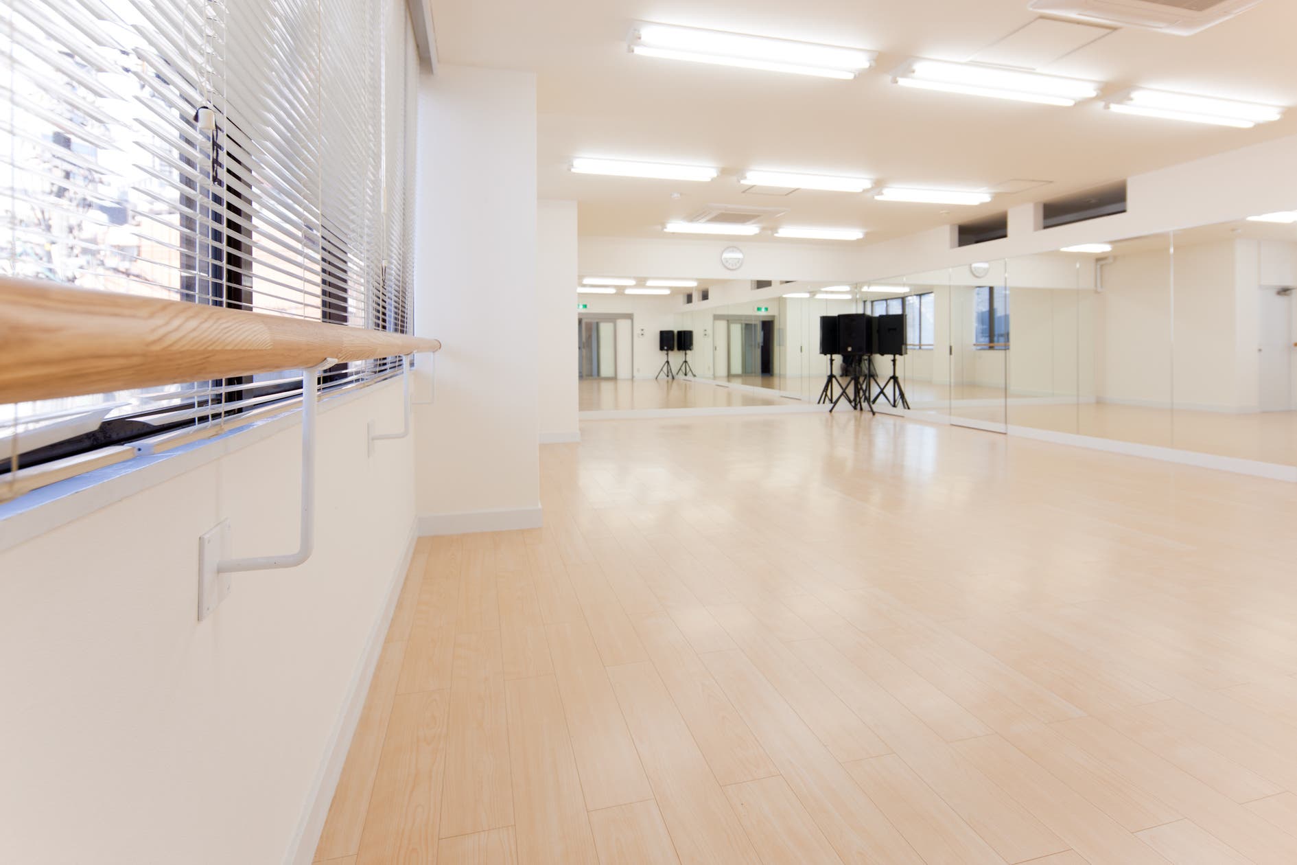 【5Ｆ会議室】難波駅すぐの最高立地！　会議・試験会場・セミナー・ダンス・撮影会・オーディションなど様々なご利用に！の写真6