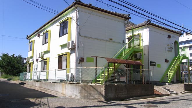 昔懐かしいレトロなファミコンゲームやり放題ルーム。ゲームカセット190個ご用意。友人と対戦ゲームもできます。の写真4