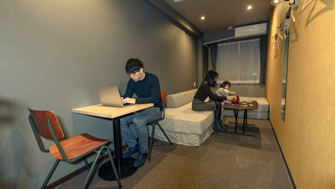 LINNAS【プライベートワークスペース】少し広めのお部屋でゆっくり1人でお仕事や2・3人でのミーティングにも!の写真1