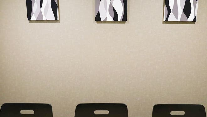 【赤羽駅徒歩圏内!8名利用可!】綺麗な室内!WiFi・プロジェクター・ホワイトボード全て無料!ふれあい貸し会議室 赤羽Aの写真4