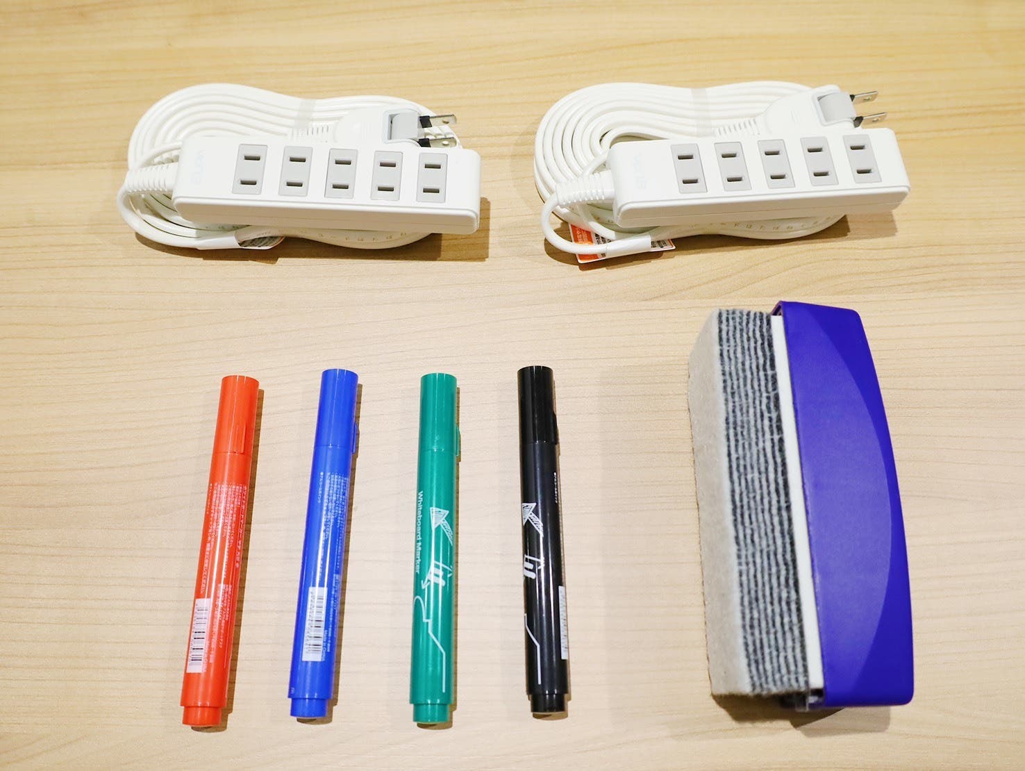 【赤羽駅徒歩圏内！8名利用可！】綺麗な室内！WiFi・プロジェクター・ホワイトボード全て無料！ふれあい貸し会議室 赤羽Aの写真7