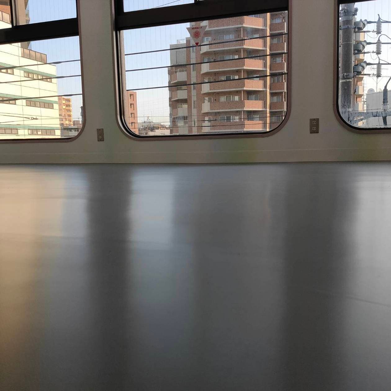 国立でダンスやヨガができるスタジオ/ ダンスに最適リノリウム床材/2.0m x 3.6mの大型鏡　レンタルスタジオ国立リノの写真9