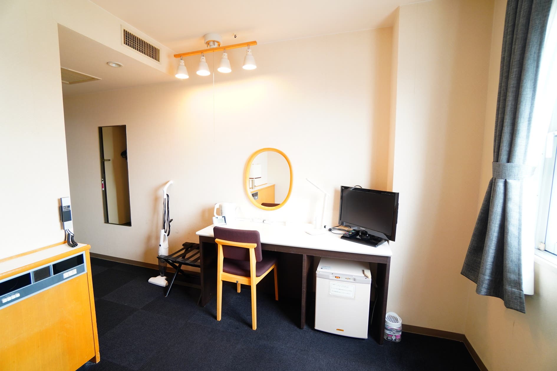 ＜豊橋駅前完全個室ワークスペース907＞光Wi-Fi/モニター/ソファ付き！テレワーク/Web会議,面接/撮影の写真8