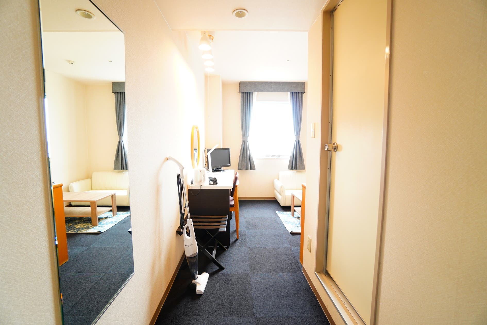 ＜豊橋駅前完全個室ワークスペース907＞光Wi-Fi/モニター/ソファ付き！テレワーク/Web会議,面接/撮影の写真10