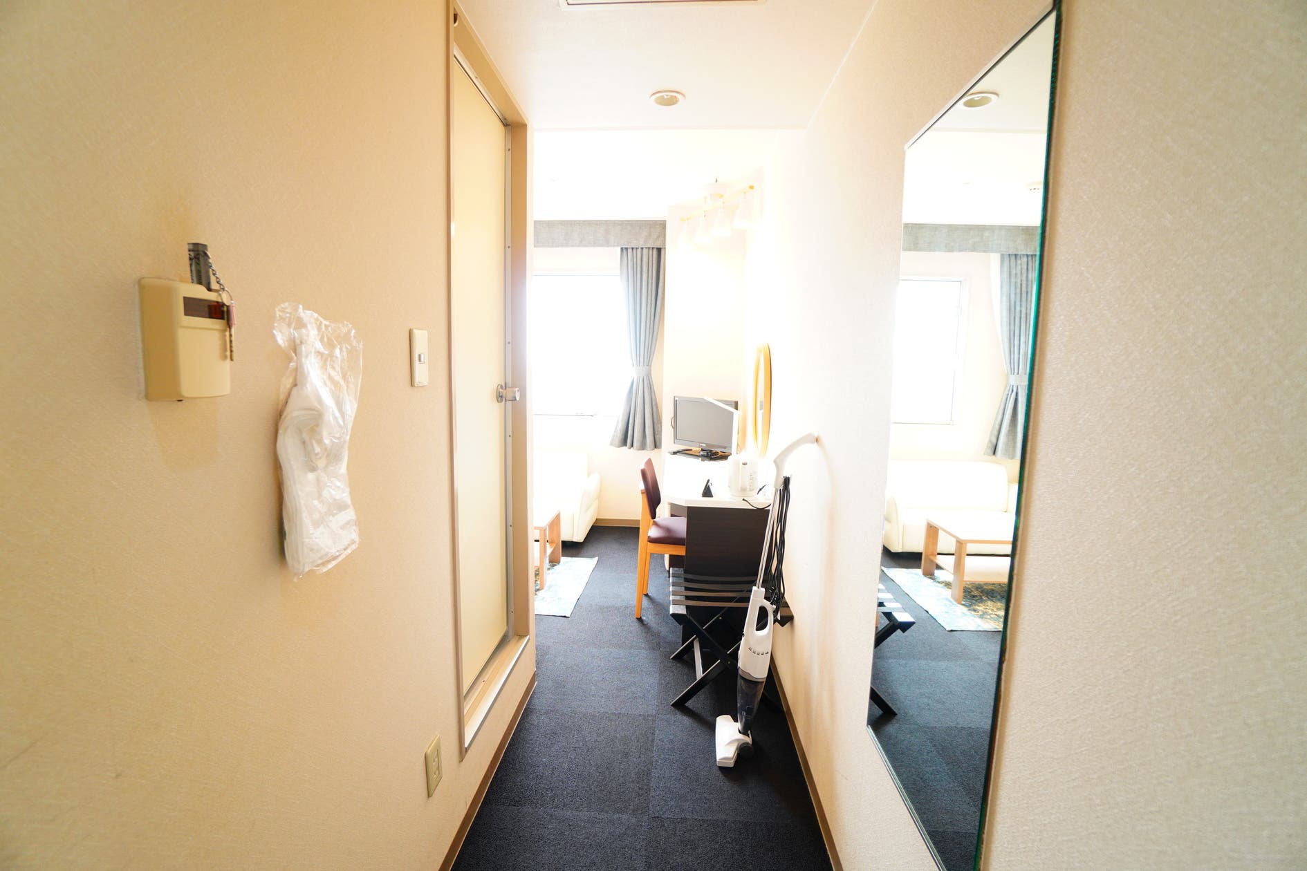 ＜豊橋駅前完全個室ワークスペース910＞光Wi-Fi/モニター/ソファ付き！テレワーク/Web会議,面接/撮影の写真10