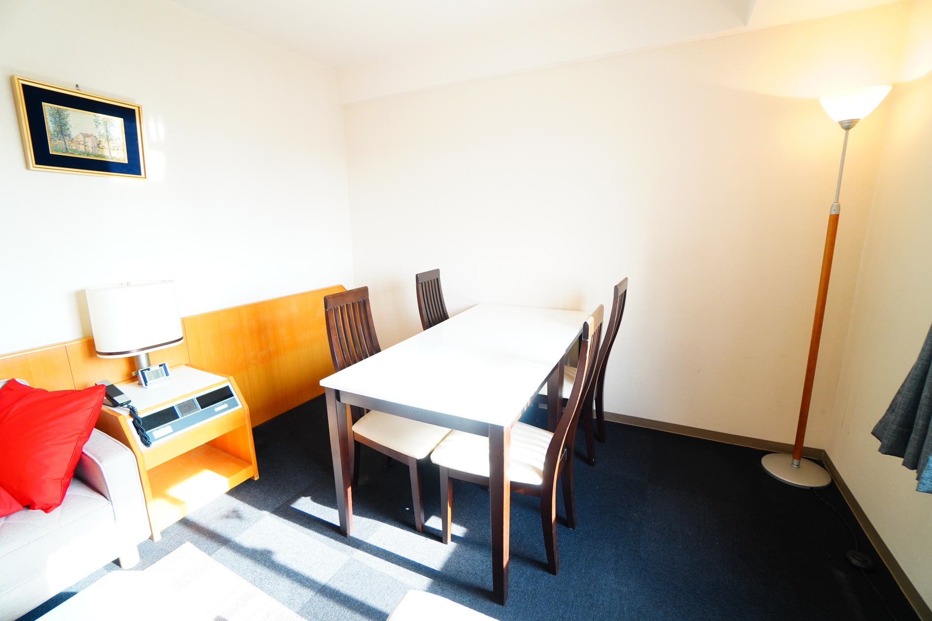 ＜豊橋駅前プライベートスペース825＞豊橋駅から徒歩1分⭐️光回線Wi-Fi/テレビあり！会議/打ち合わせ/商談/パーティーにもの写真7