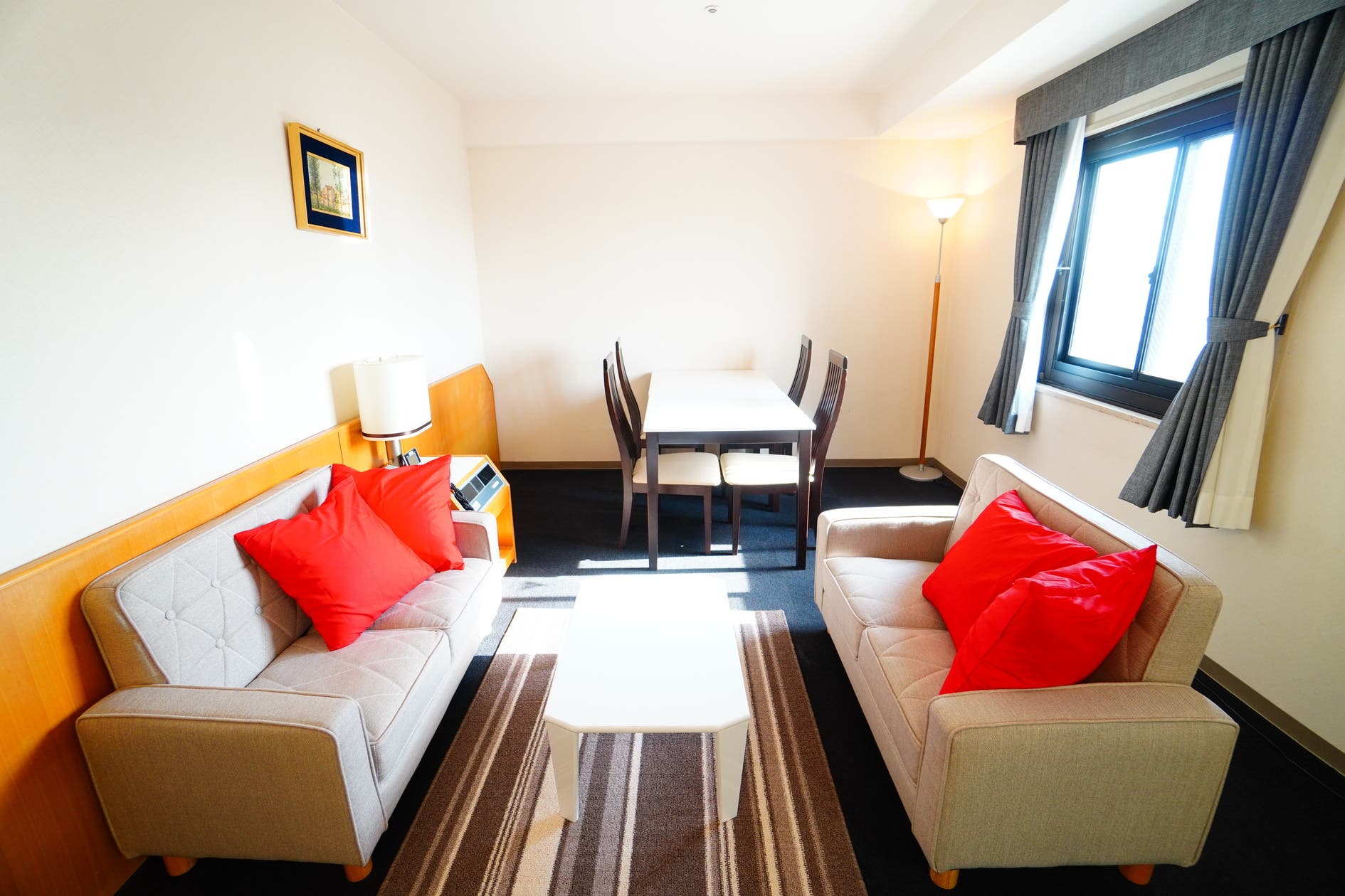 ＜豊橋駅前プライベートスペース825＞豊橋駅から徒歩1分⭐️光回線Wi-Fi/テレビあり！会議/打ち合わせ/商談/パーティーにもの写真8