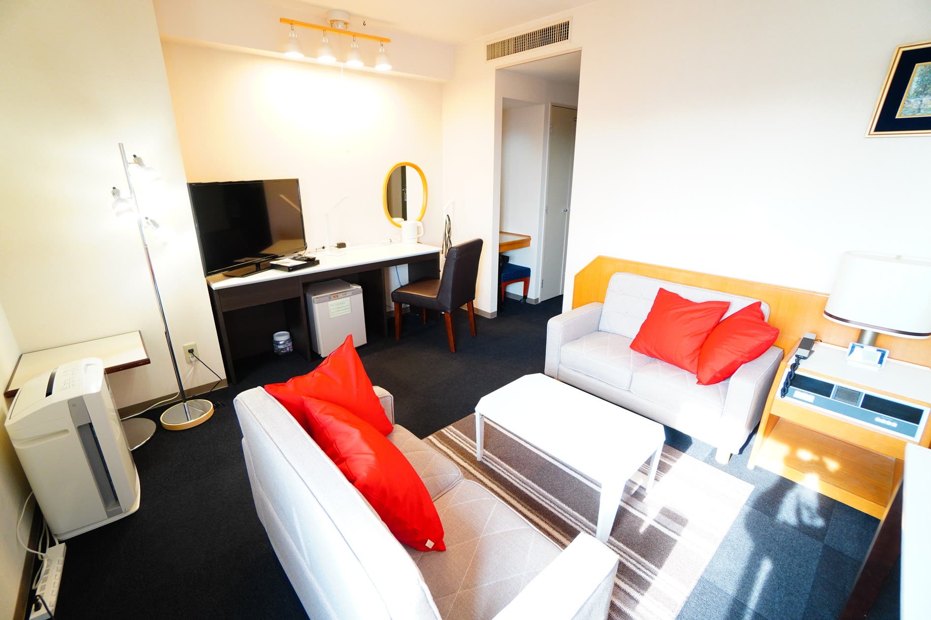 ＜豊橋駅前プライベートスペース825＞豊橋駅から徒歩1分⭐️光回線Wi-Fi/テレビあり！会議/打ち合わせ/商談/パーティーにもの写真11