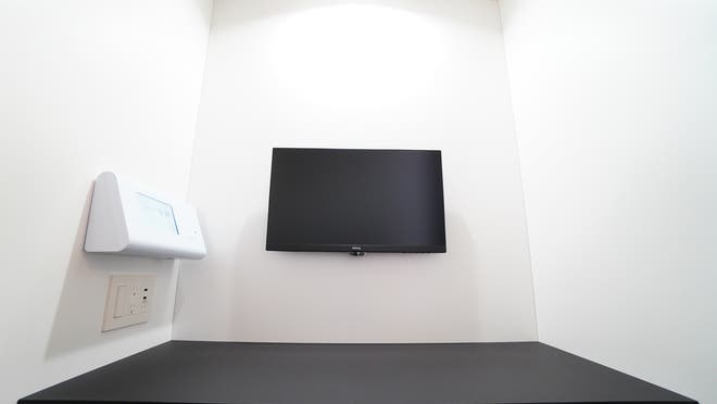 ✨高速Wi-Fi✨<MARUI TOCLUS WORK No.1 LARGE>広めブース!モニター有/テレワーク/Web会議の写真4