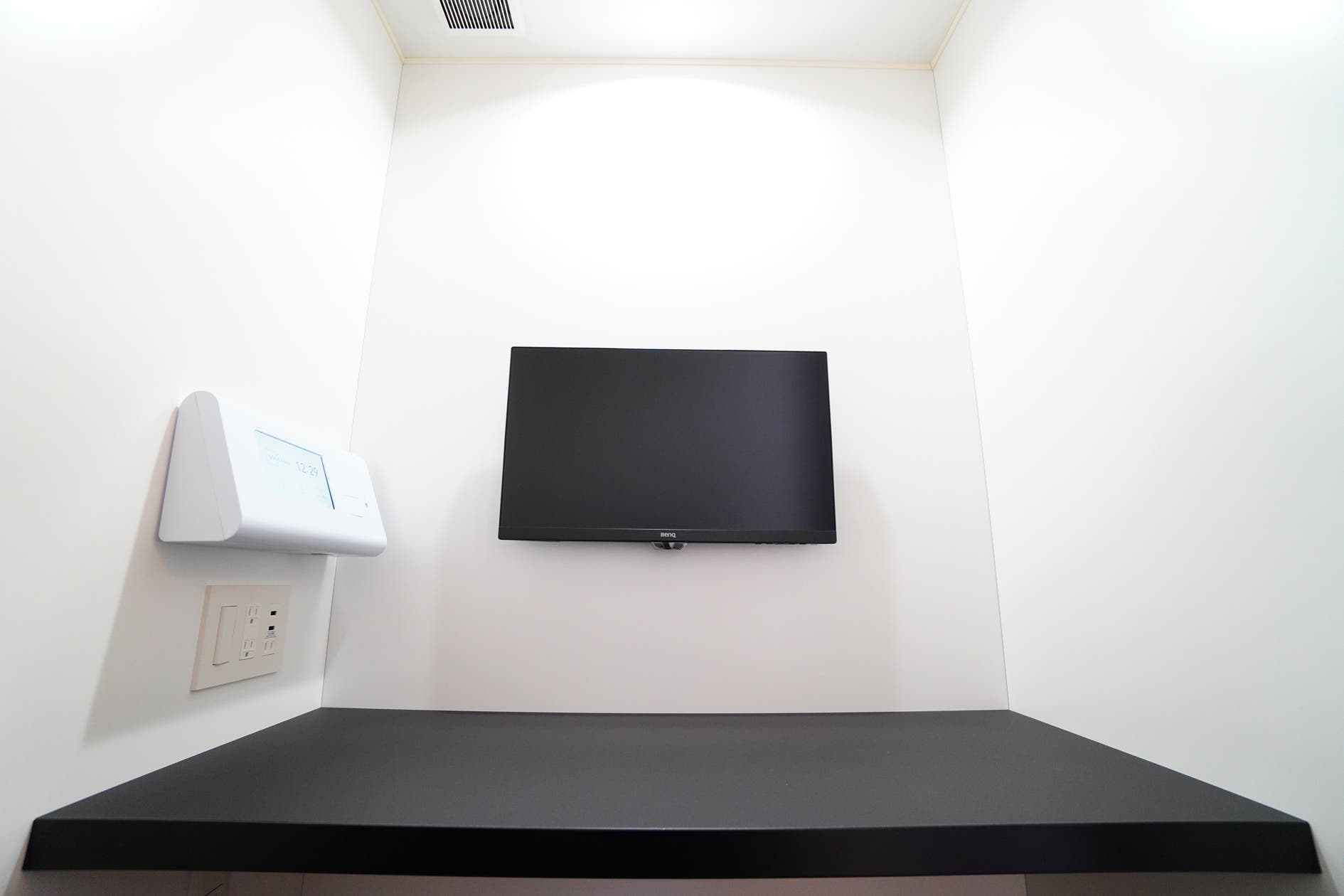 ✨高速Wi-Fi✨＜MARUI TOCLUS WORK No.2 LARGE＞広めブース！モニター有/テレワーク/Web会議の写真4