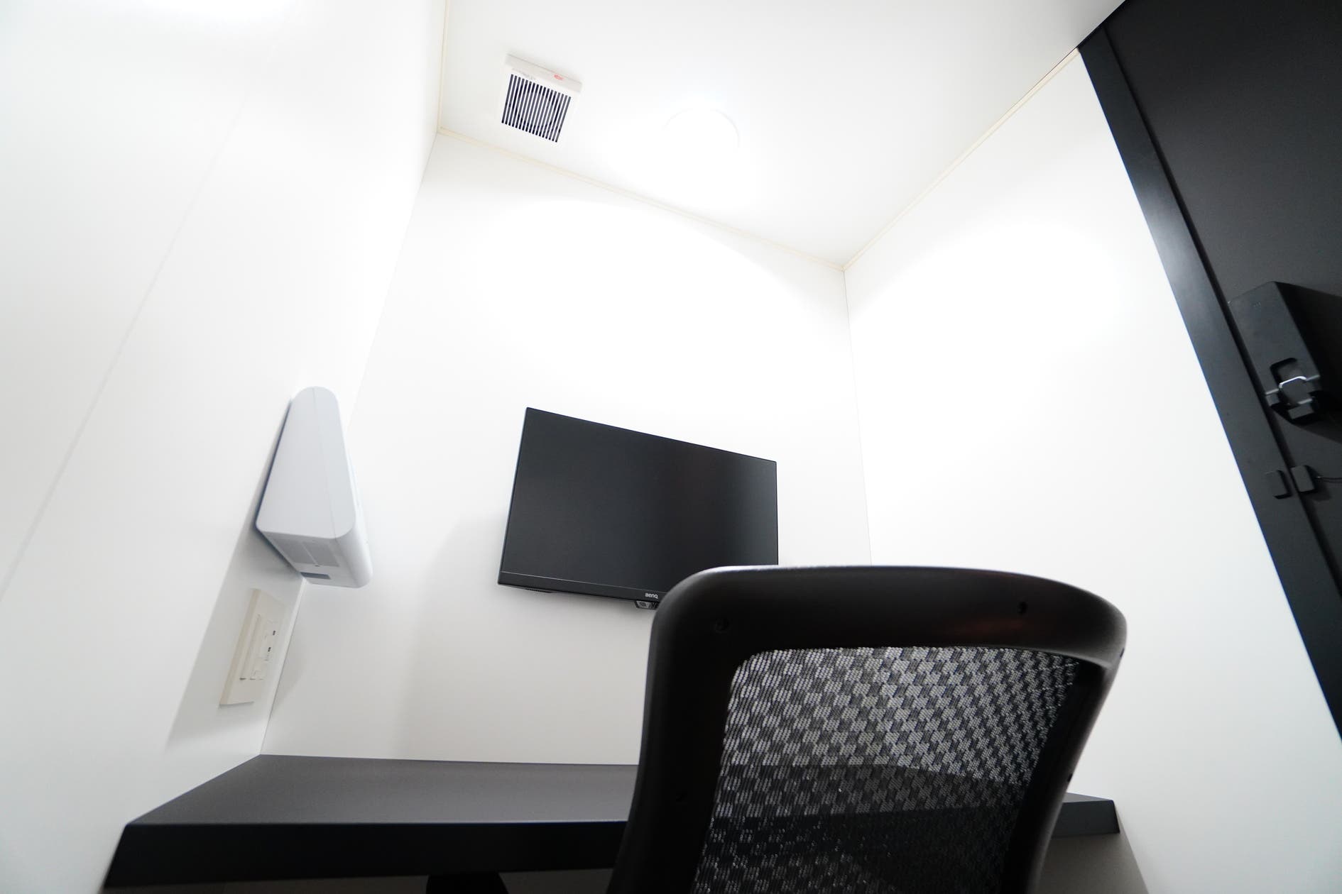 ✨高速Wi-Fi✨＜MARUI TOCLUS WORK No.3 LARGE＞広めブース！モニター有/テレワーク/Web会議の写真6