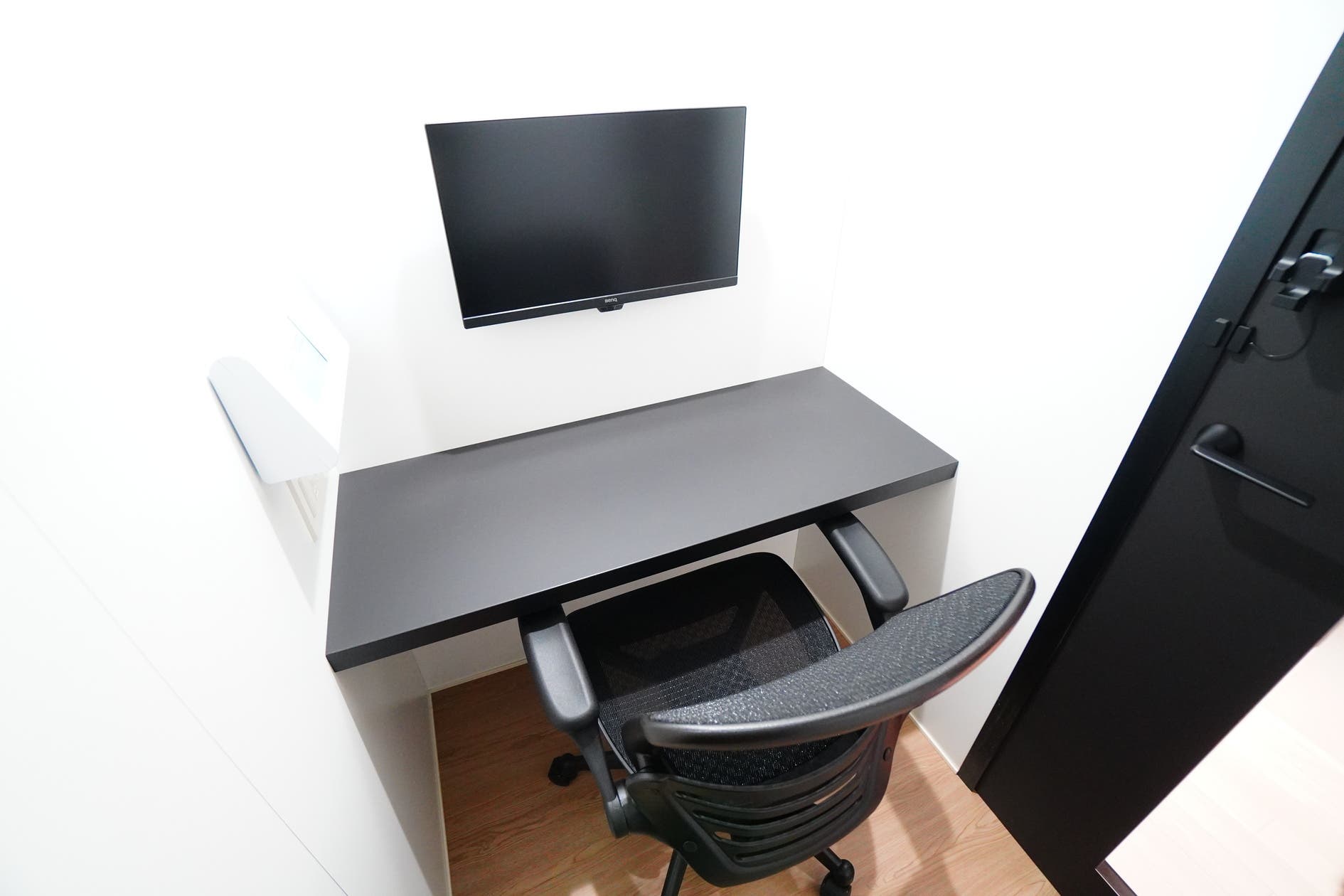 ✨高速Wi-Fi✨＜MARUI TOCLUS WORK No.3 LARGE＞広めブース！モニター有/テレワーク/Web会議の写真3