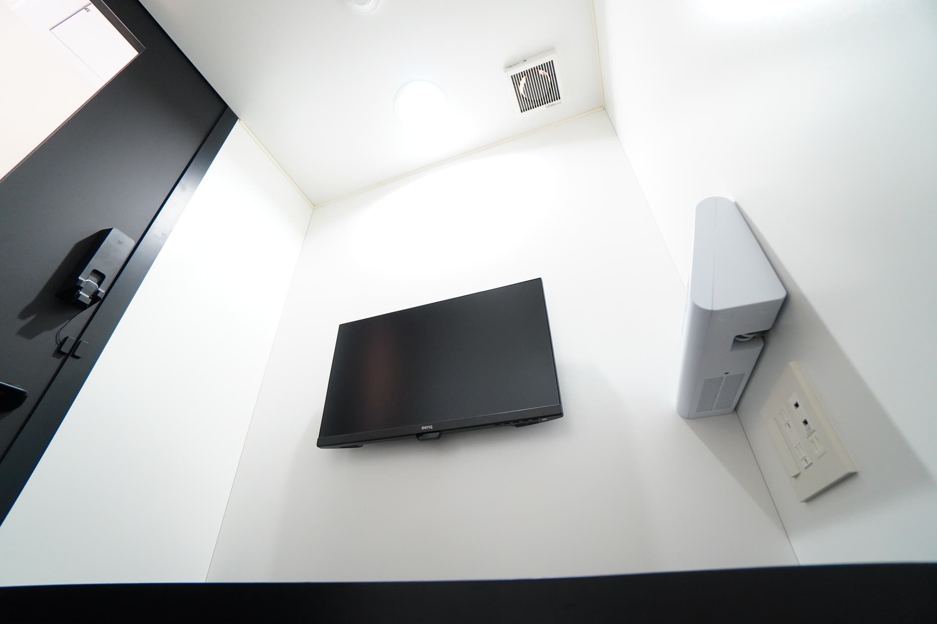 ✨高速Wi-Fi✨＜MARUI TOCLUS WORK No.4 REGULAR＞集中ブース！モニター有/テレワーク/Web会議の写真5