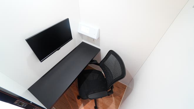 ✨高速Wi-Fi✨<MARUI TOCLUS WORK No.5 REGULAR>集中ブース!モニター有/テレワーク/Web会議の写真1