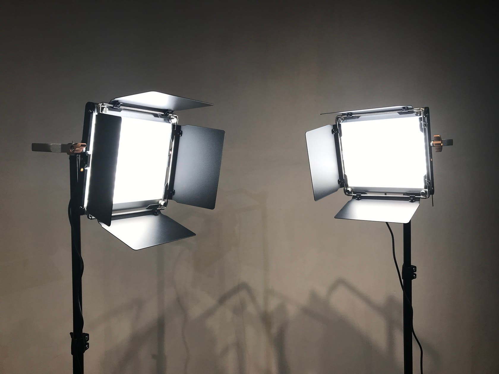 セットでお得！お手軽な照明です💡LEDビデオライト2本セットの画像1