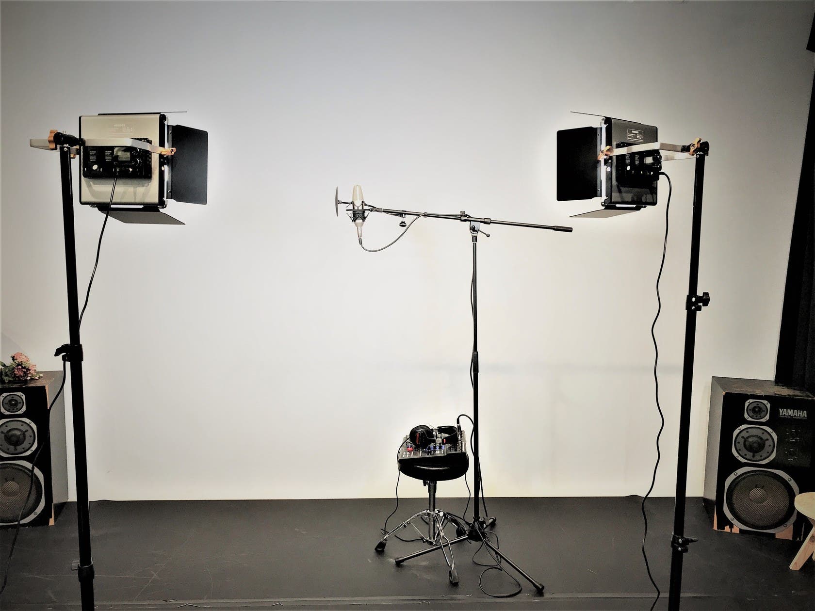 音出し自由！ステージつきライブカフェ風スペース♪練習撮影配信オフ会などに！の写真4