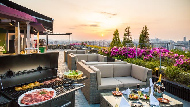 ガーデンレストランk~福岡市街を一望できるオープンエアスペースの写真2