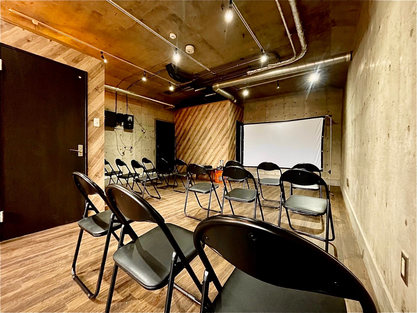 🌄✨広いバルコニー付✨🌄　会議・女子会・イベントスペース！下通り銀座通り交差点から徒歩1分！！の写真17