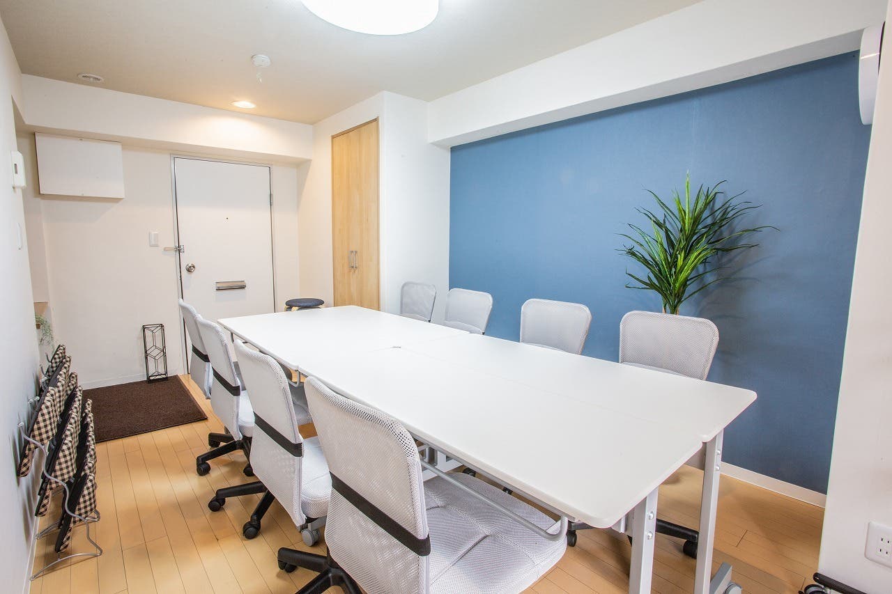 【新宿駅南口4分！新宿三丁目駅E6出口すぐ！12名利用可！】WiFi・ホワイトボード全て無料！コモンズ会議室 新宿高島屋前２の写真3