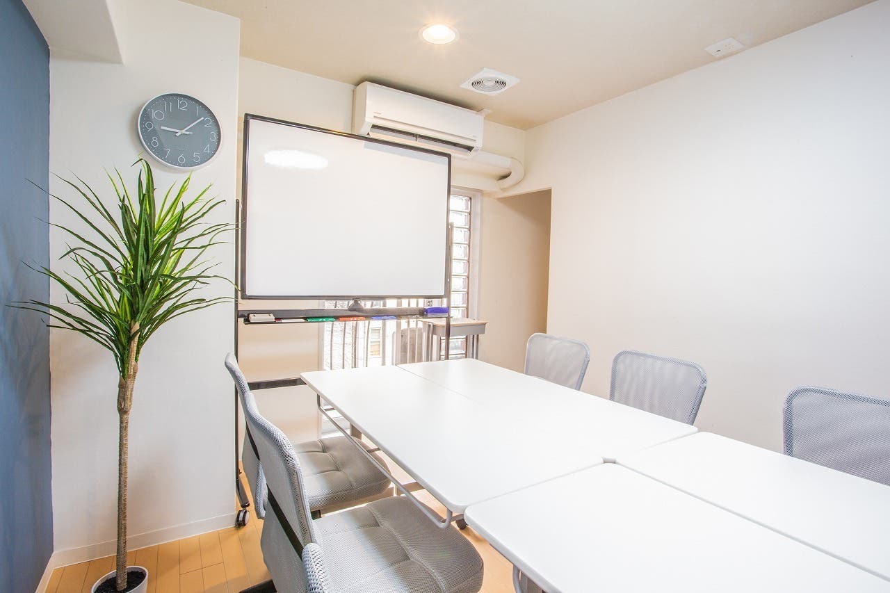 【新宿駅南口4分！新宿三丁目駅E6出口すぐ！12名利用可！】WiFi・ホワイトボード全て無料！コモンズ会議室 新宿高島屋前２の写真5