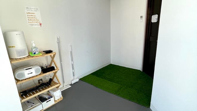 国立でダンスやヨガができるスタジオ/ ダンスに最適リノリウム床材/2.0m x 3.6mの大型鏡 レンタルスタジオ国立リノの写真7