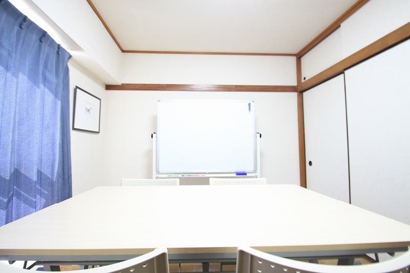 ⭐聖蹟桜ヶ丘駅2分！10名利用可⭐50型モニタ/光回線/WiFi/FireTV/BlurayDVD/施術台/キッチン全無料！の写真6