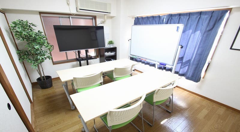 ⭐聖蹟桜ヶ丘駅2分！10名利用可⭐50型モニタ/光回線/WiFi/FireTV/BlurayDVD/施術台/キッチン全無料！