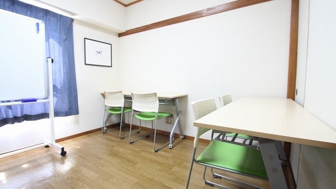 ⭐聖蹟桜ヶ丘駅2分!10名利用可⭐50型モニタ/光回線/WiFi/FireTV/BlurayDVD/施術台/キッチン全無料!の写真8