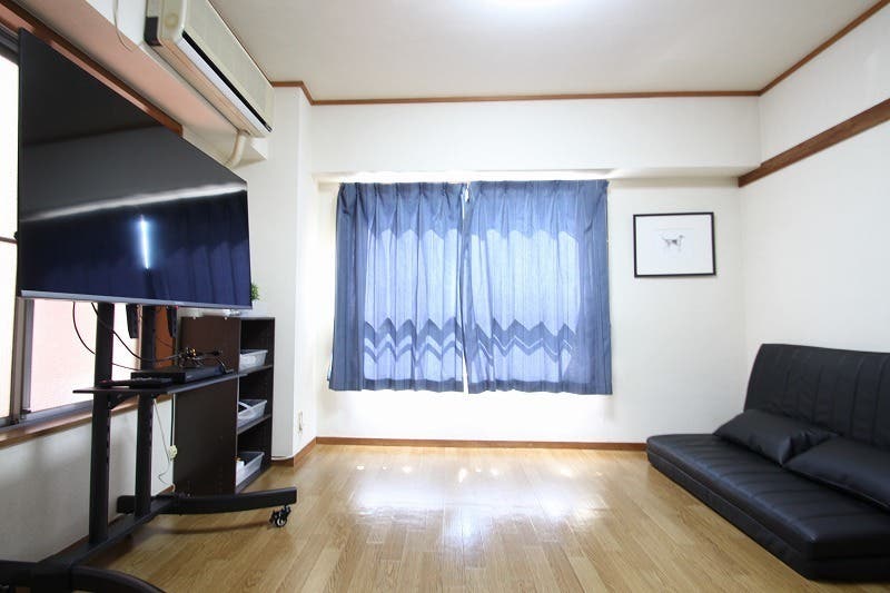 ⭐聖蹟桜ヶ丘駅2分！10名利用可⭐50型モニタ/光回線/WiFi/FireTV/BlurayDVD/施術台/キッチン全無料！の写真11