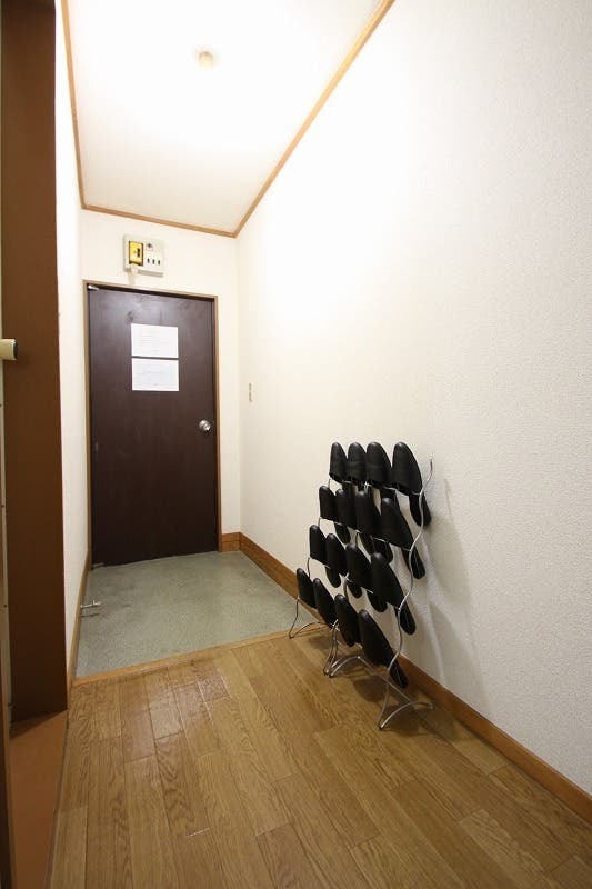 ⭐聖蹟桜ヶ丘駅2分！10名利用可⭐50型モニタ/光回線/WiFi/FireTV/BlurayDVD/施術台/キッチン全無料！の写真25