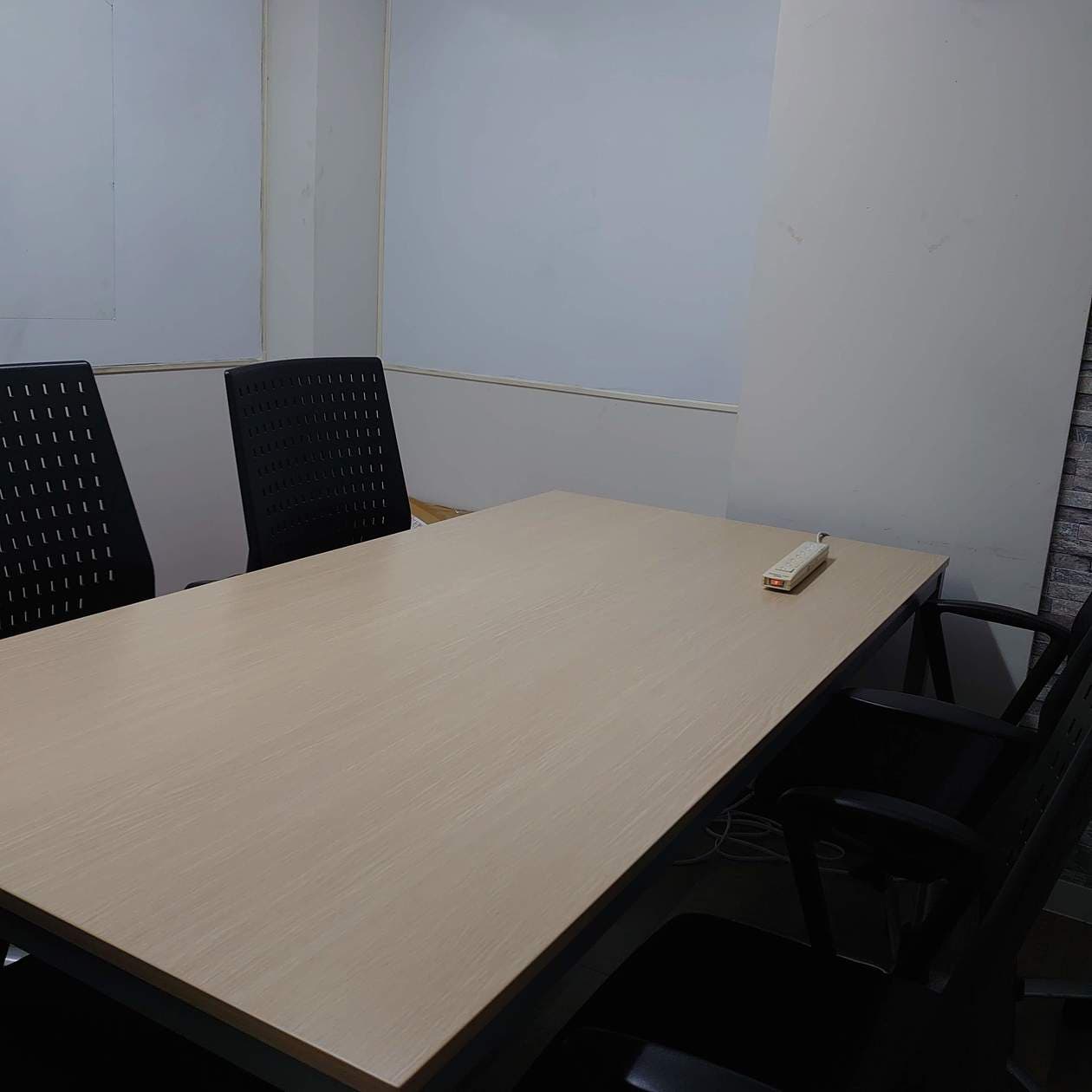 【会議室】神谷町・赤羽橋/ 最大5名 /ホワイトボード付き/ 最大30名可能セミナールーム隣接/東京タワー目前の写真2