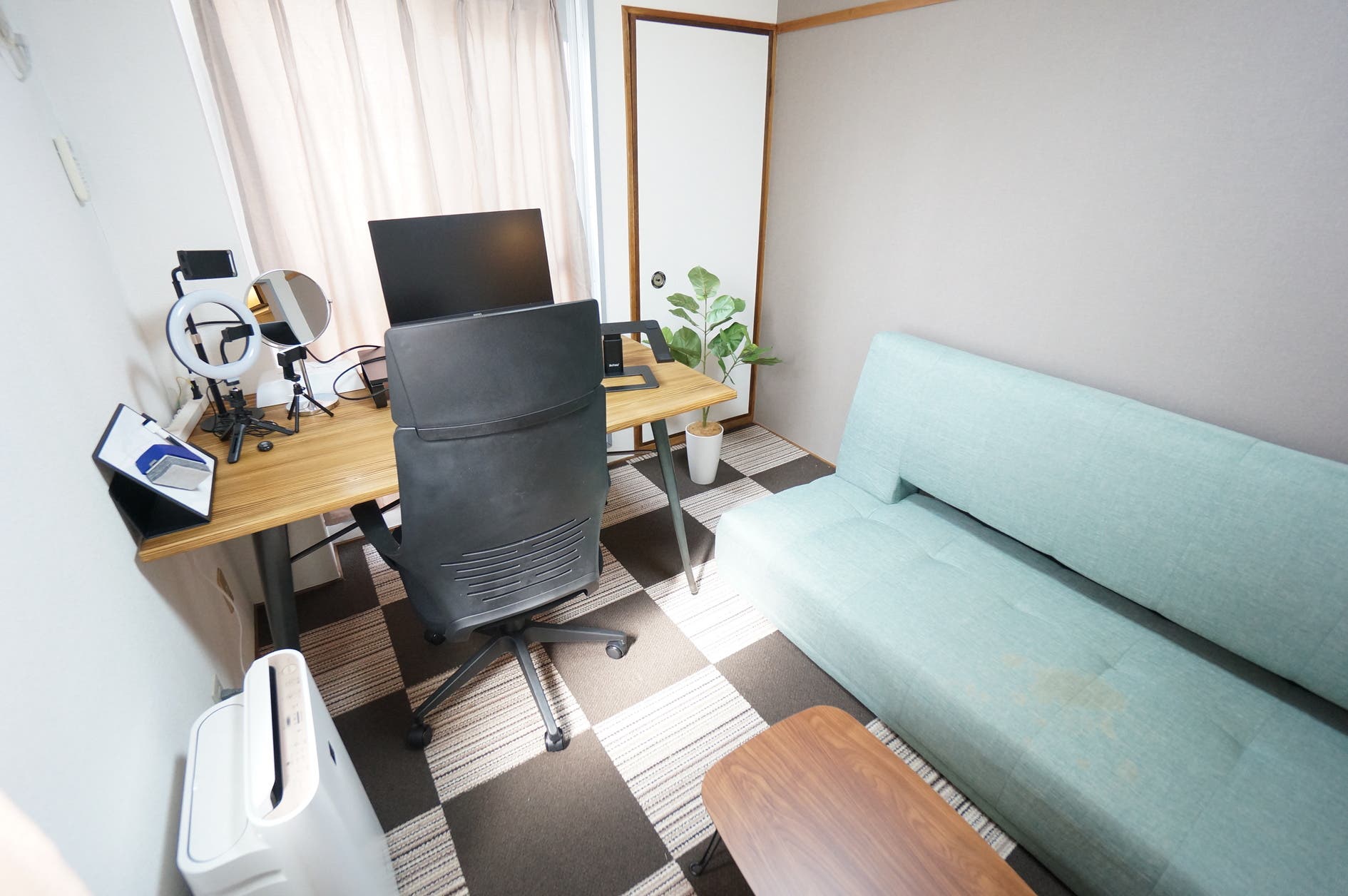 ＜塚本ミニマルオフィス405＞完全個室✨光Wi-Fi📶モニター🖥テレワーク/作業場所/会議/ボドゲの写真9