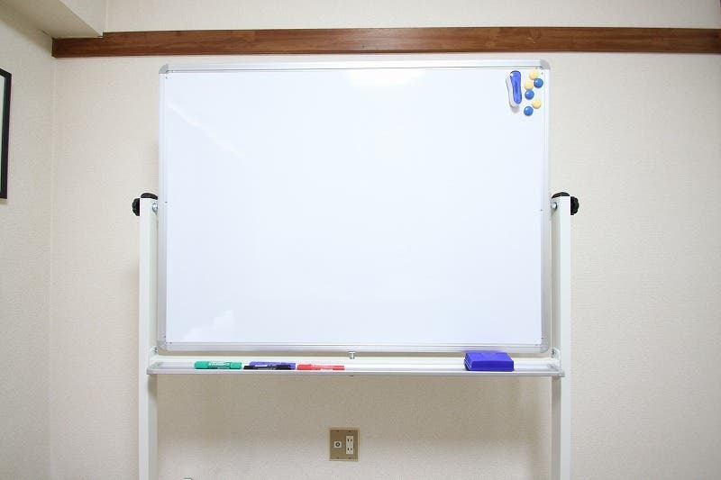 ⭐聖蹟桜ヶ丘駅2分！10名利用可⭐50型モニタ/光回線/WiFi/FireTV/BlurayDVD/施術台/キッチン全無料！の写真21