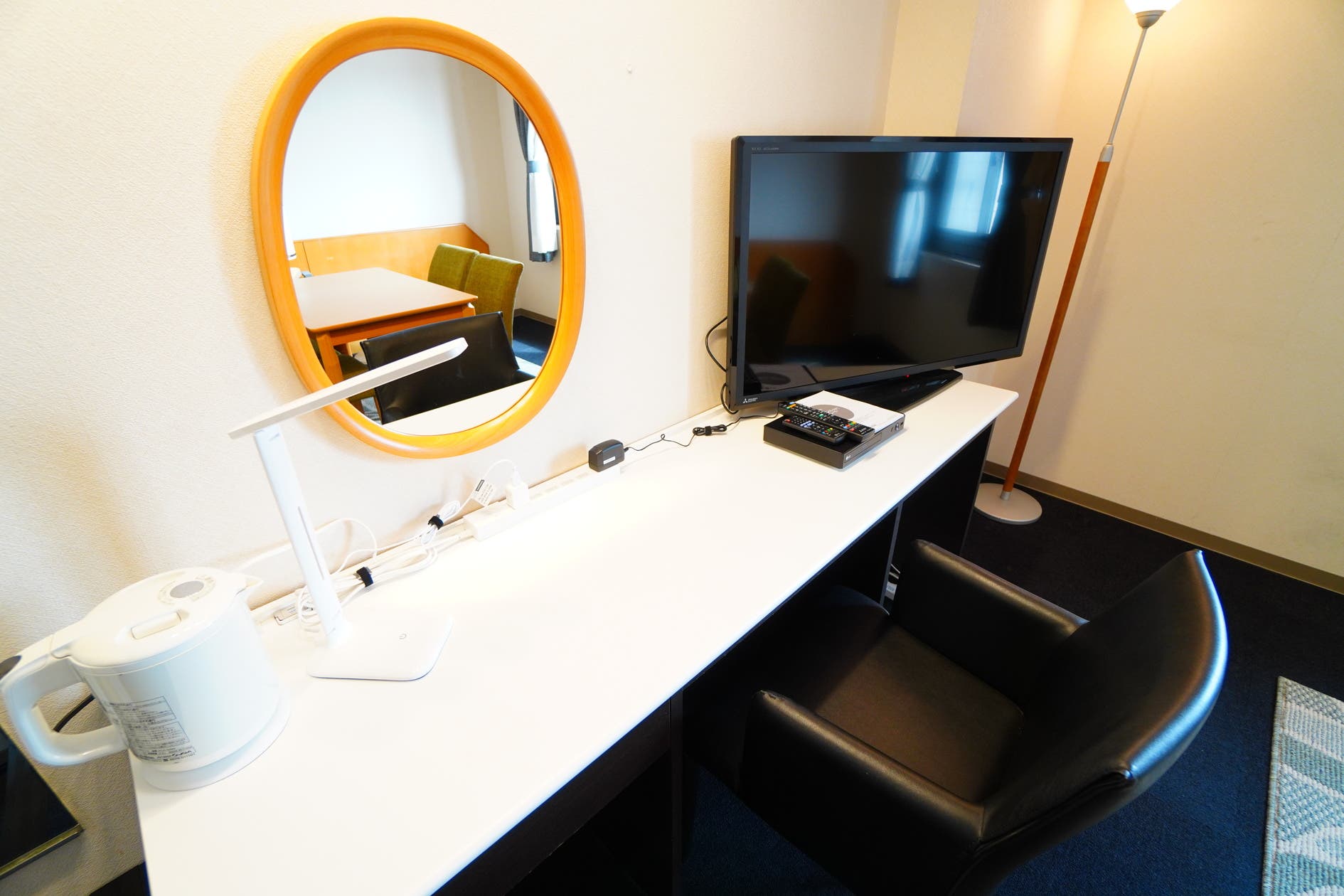 ＜豊橋駅前プライベートスペース826＞豊橋駅から徒歩1分⭐️光回線Wi-Fi/テレビあり！会議/打ち合わせ/商談/パーティーにもの写真6