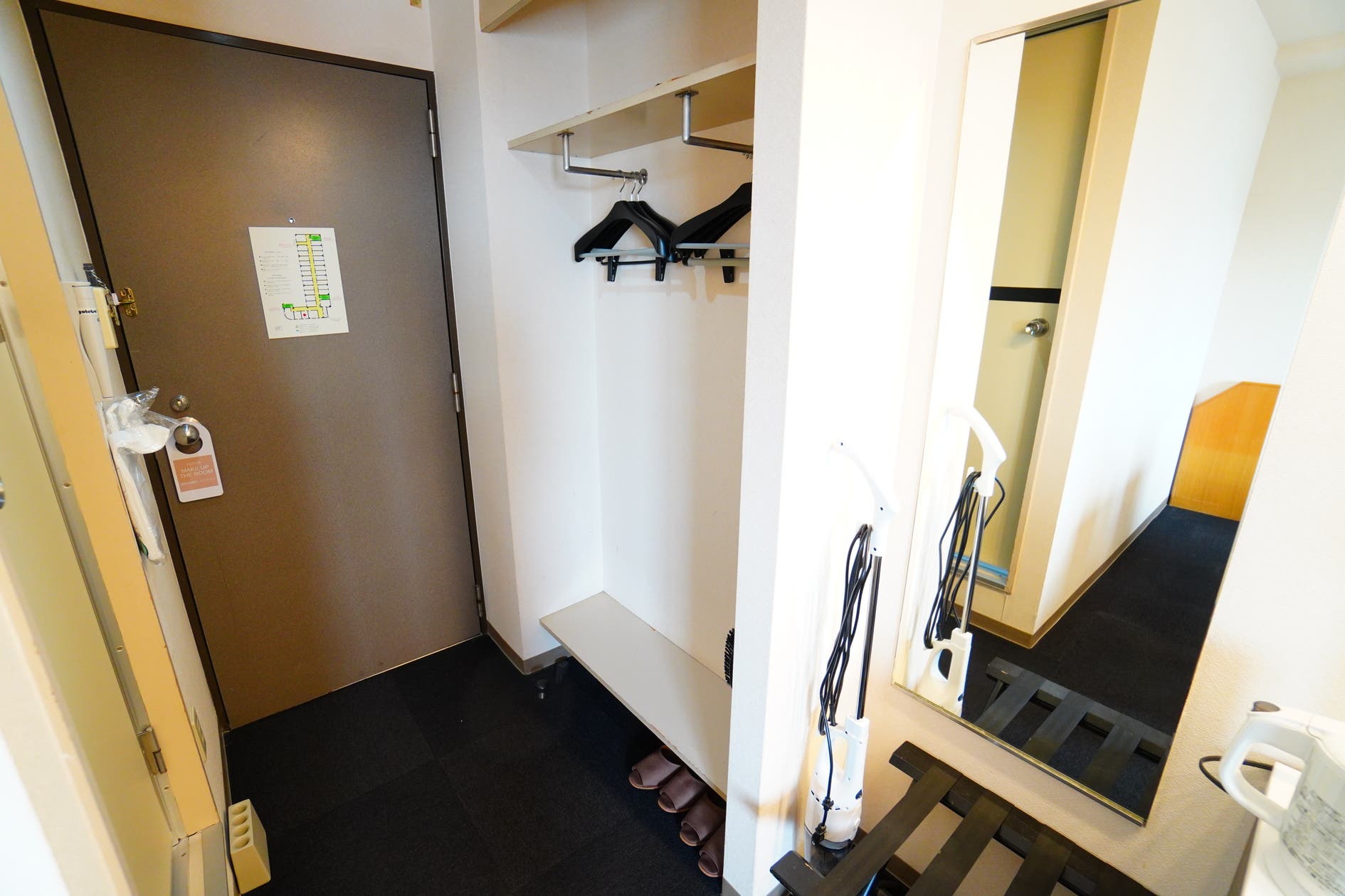 ＜豊橋駅前プライベートスペース826＞豊橋駅から徒歩1分⭐️光回線Wi-Fi/テレビあり！会議/打ち合わせ/商談/パーティーにもの写真12