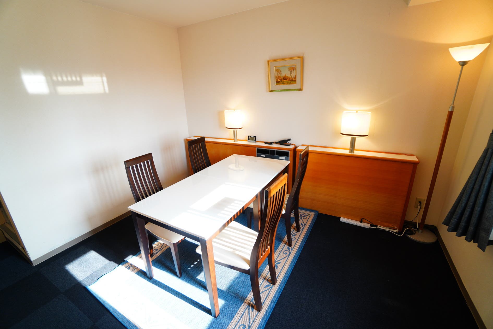 ＜豊橋駅前プライベートスペース827＞豊橋駅から徒歩1分⭐️光回線Wi-Fi/テレビあり！会議/打ち合わせ/商談/パーティーにもの写真5