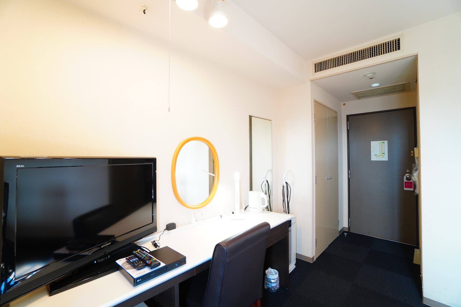 ＜豊橋駅前プライベートスペース827＞豊橋駅から徒歩1分⭐️光回線Wi-Fi/テレビあり！会議/打ち合わせ/商談/パーティーにもの写真8