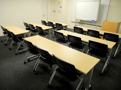 【青山】アクセス抜群！清潔感のあるゆったりとした小会議室　最大18名様の写真2