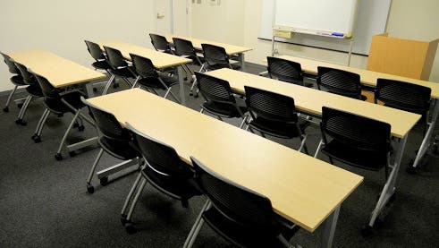 【青山】アクセス抜群!清潔感のあるゆったりとした小会議室 最大18名様の写真2