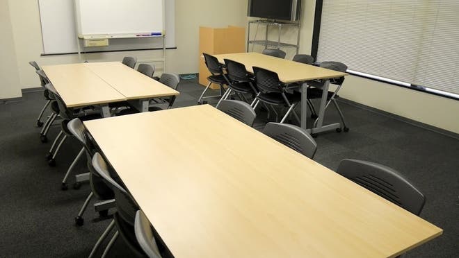 【青山】アクセス抜群!清潔感のあるゆったりとした小会議室 最大18名様の写真3