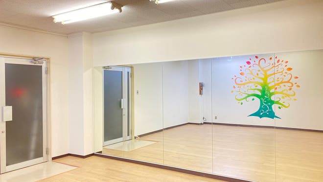 【近鉄奈良駅徒歩1分】ダンスができるレンタルスタジオ/鏡面2面(4.5mと2.7m)/フローリング/ダンス、ヨガ、会議室等の写真4