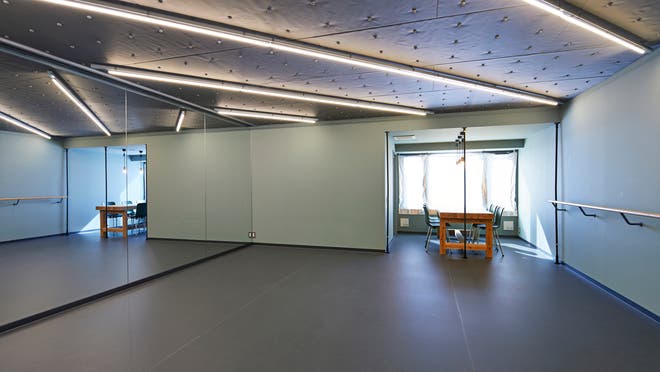 リノア北赤羽つながるば.【おとのま】期間限定で20時まで貸出時間を延長中!遮音性能のある鏡張り!ヨガ・フラダンスなどにお勧め!の写真1