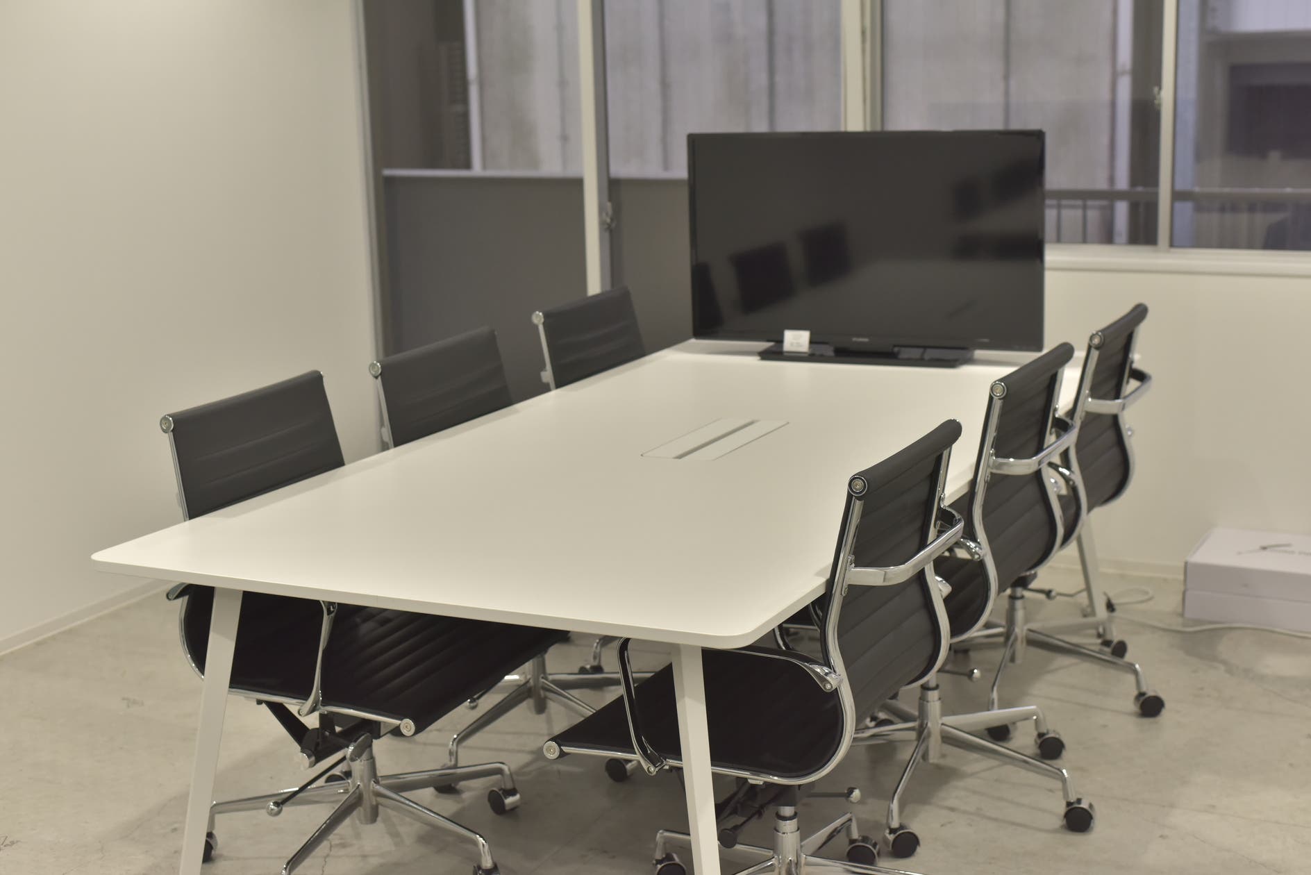 【貸し会議室】北四番丁駅徒歩3分 / Wi-Fi(光回線) / 電源完備/飲食可の写真1