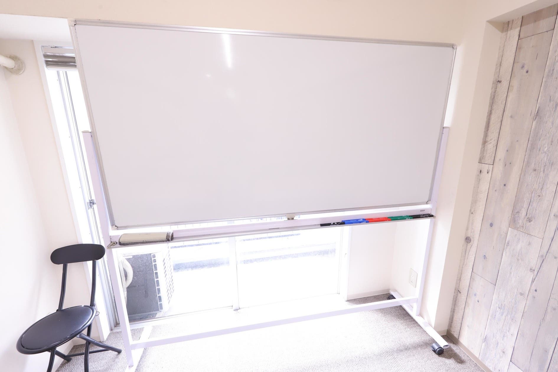 【池袋駅39番出口3分！13名利用可！】完全個室！綺麗な室内！ホワイトボード完備！コモンズ会議室 南池袋の写真22