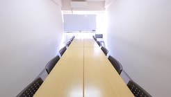 【新宿駅D5出口30秒!13名利用可!】完全個室!綺麗な室内!ホワイトボード完備!コモンズ会議室 新宿西口の写真2