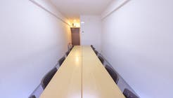 【新宿駅D5出口30秒!13名利用可!】完全個室!綺麗な室内!ホワイトボード完備!コモンズ会議室 新宿西口の写真4